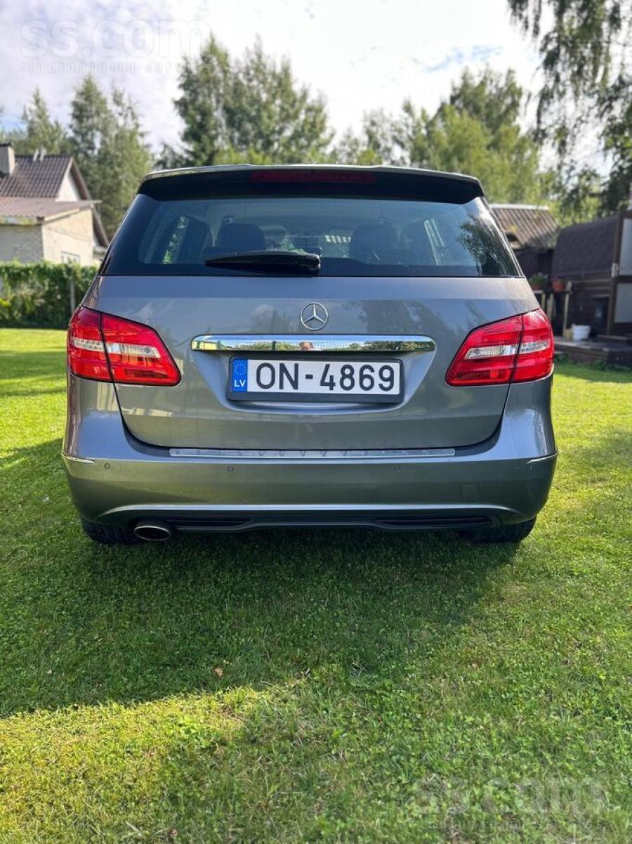 Pelēks Mercedes-Benz B 200 2012 Rīga, ar dzinēja tilpumu 1.80 L un nobraukumu 245 tūkst. km par 7399 €, foto 5 vietnē AUTOMOTO.COM.LV