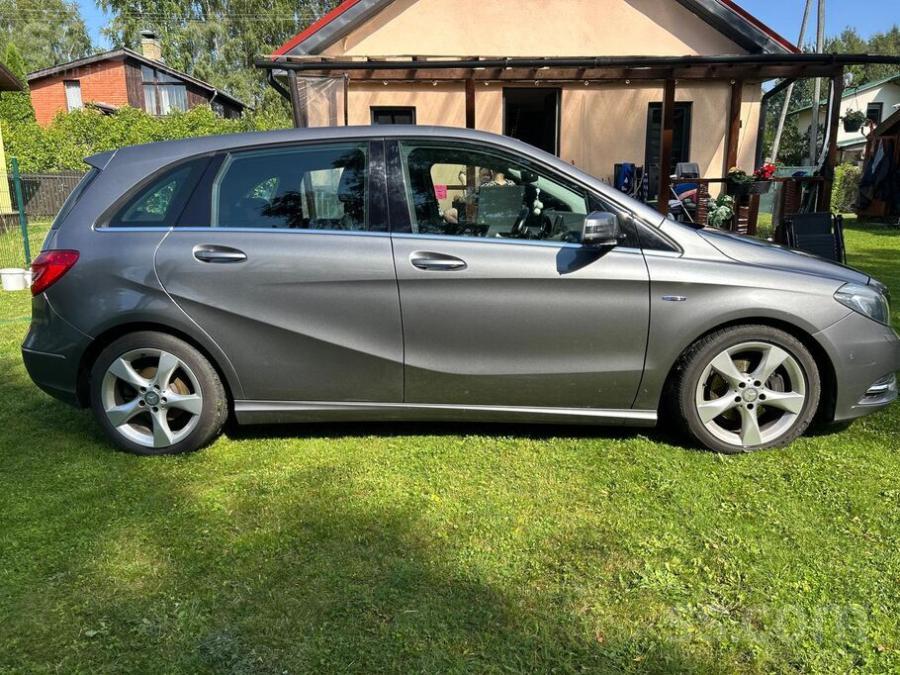 Pelēks Mercedes-Benz B 200 2012 Rīga, ar dzinēja tilpumu 1.80 L un nobraukumu 245 tūkst. km par 7399 €, foto 11 vietnē AUTOMOTO.COM.LV