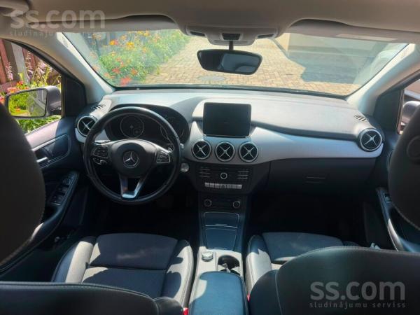 Grey Mercedes-Benz B 200 2018 in Riga, with an engine capacity of 2.00 L and mileage of 194 thousand km for 9800 €, photo 5 on AUTOMOTO.COM.LV