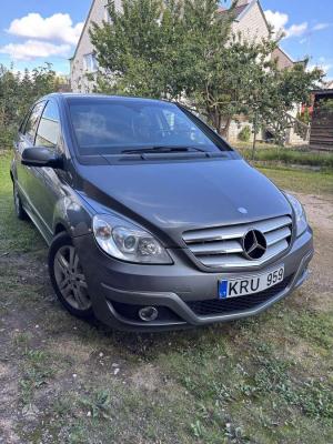 Pelēks Mercedes-Benz B 200 2009 Kauņa, ar dzinēja tilpumu 0.00 L un nobraukumu 285 tūkst. km par 3200 €, foto  vietnē AUTOMOTO.COM.LV
