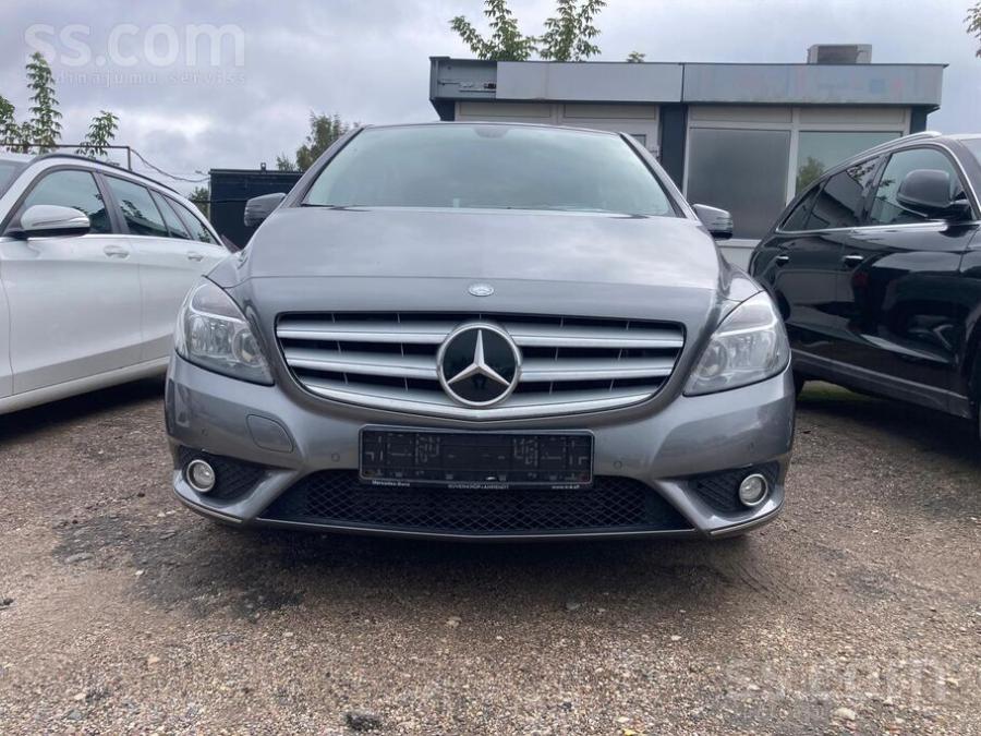 Grey Mercedes-Benz B 200 2012 in Riga, with an engine capacity of 1.80 L and mileage of 272 thousand km for 6100 €, photo 3 on AUTOMOTO.COM.LV