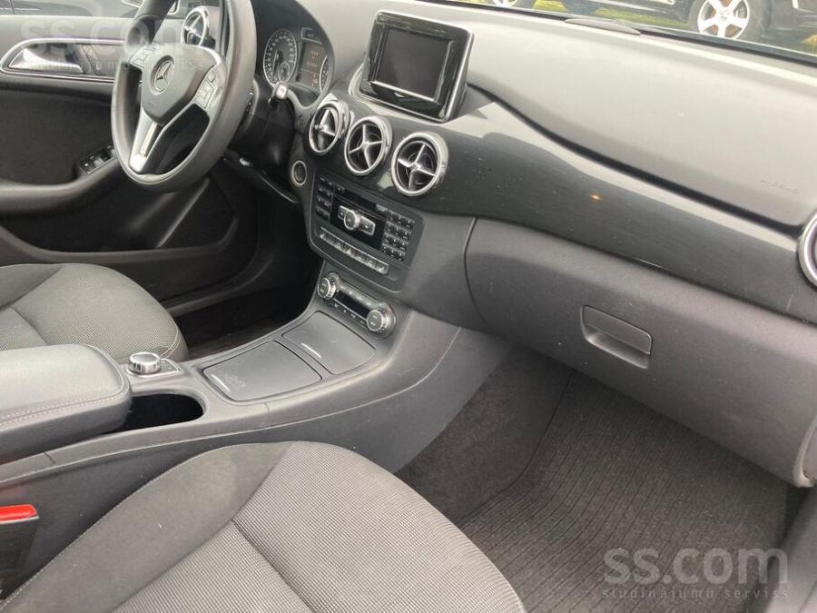 Grey Mercedes-Benz B 200 2012 in Riga, with an engine capacity of 1.80 L and mileage of 272 thousand km for 6100 €, photo 17 on AUTOMOTO.COM.LV