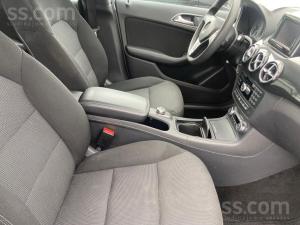Grey Mercedes-Benz B 200 2012 in Riga, with an engine capacity of 1.80 L and mileage of 272 thousand km for 6100 €, photo 18 on AUTOMOTO.COM.LV