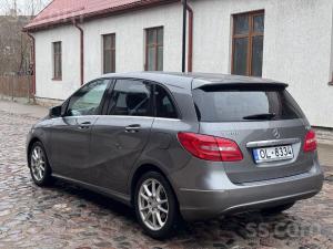 Pelēks Mercedes-Benz B 200 2013 Jelgava, ar dzinēja tilpumu 1.80 L un nobraukumu 233 tūkst. km par 5500 €, foto 4 vietnē AUTOMOTO.COM.LV