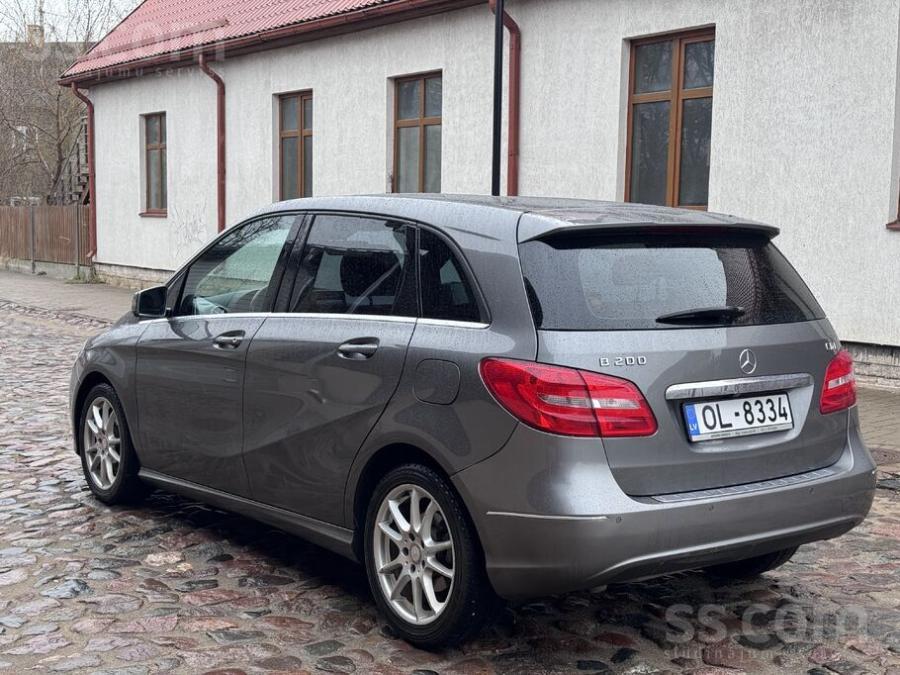 Pelēks Mercedes-Benz B 200 2013 Jelgava, ar dzinēja tilpumu 1.80 L un nobraukumu 233 tūkst. km par 5500 €, foto 4 vietnē AUTOMOTO.COM.LV