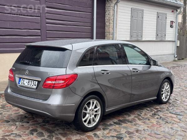 Pelēks Mercedes-Benz B 200 2013 Jelgava, ar dzinēja tilpumu 1.80 L un nobraukumu 233 tūkst. km par 5500 €, foto 4 vietnē AUTOMOTO.COM.LV