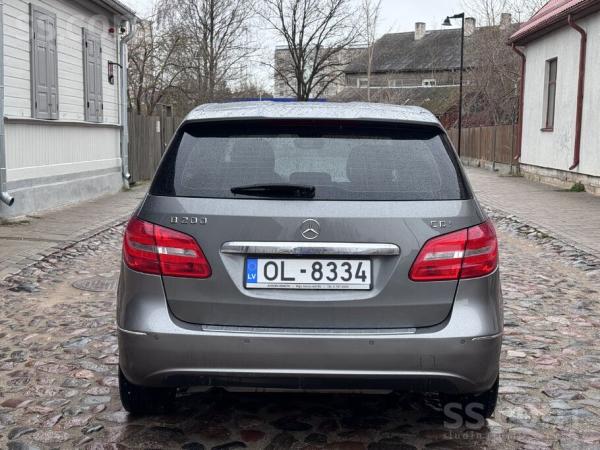 Pelēks Mercedes-Benz B 200 2013 Jelgava, ar dzinēja tilpumu 1.80 L un nobraukumu 233 tūkst. km par 5500 €, foto 8 vietnē AUTOMOTO.COM.LV