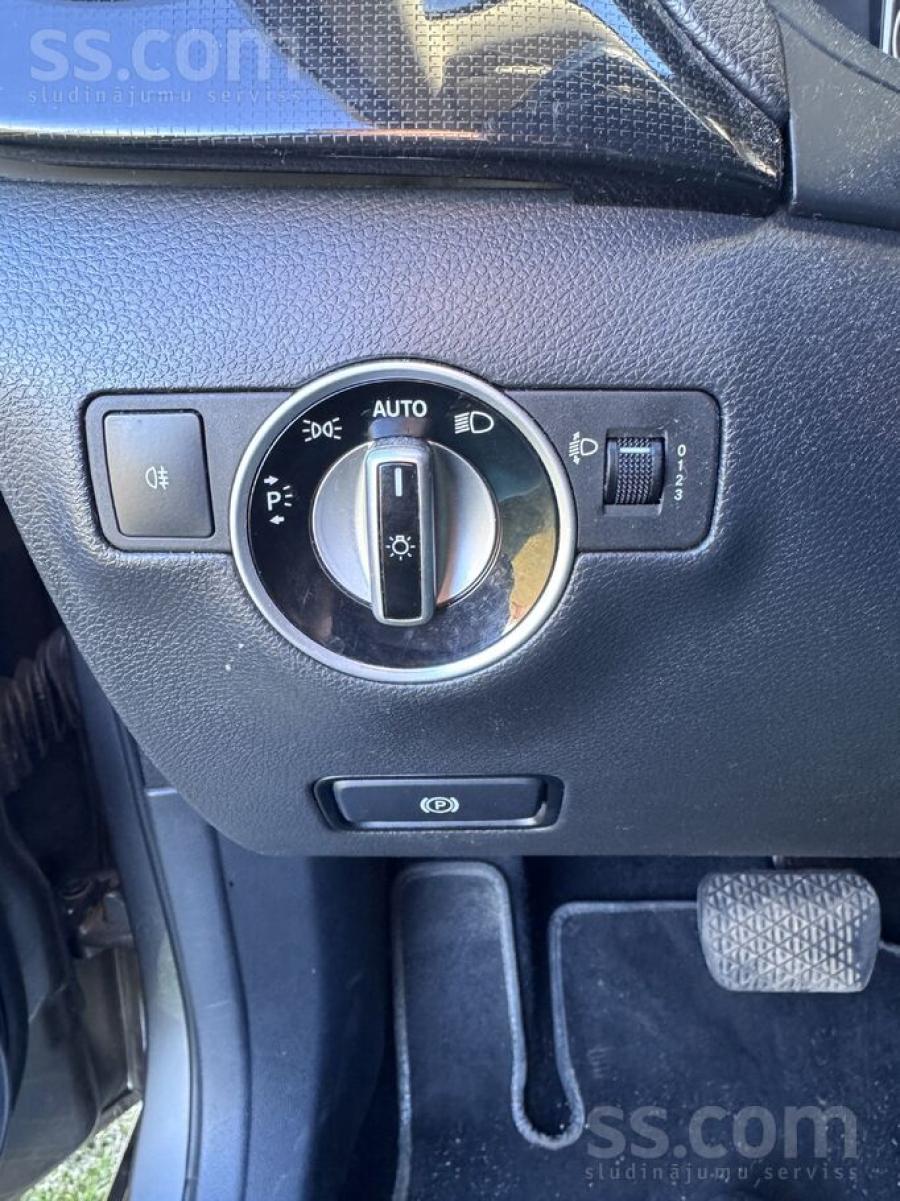 Pelēks Mercedes-Benz B 200 2013 Jelgava, ar dzinēja tilpumu 1.80 L un nobraukumu 233 tūkst. km par 5500 €, foto 12 vietnē AUTOMOTO.COM.LV