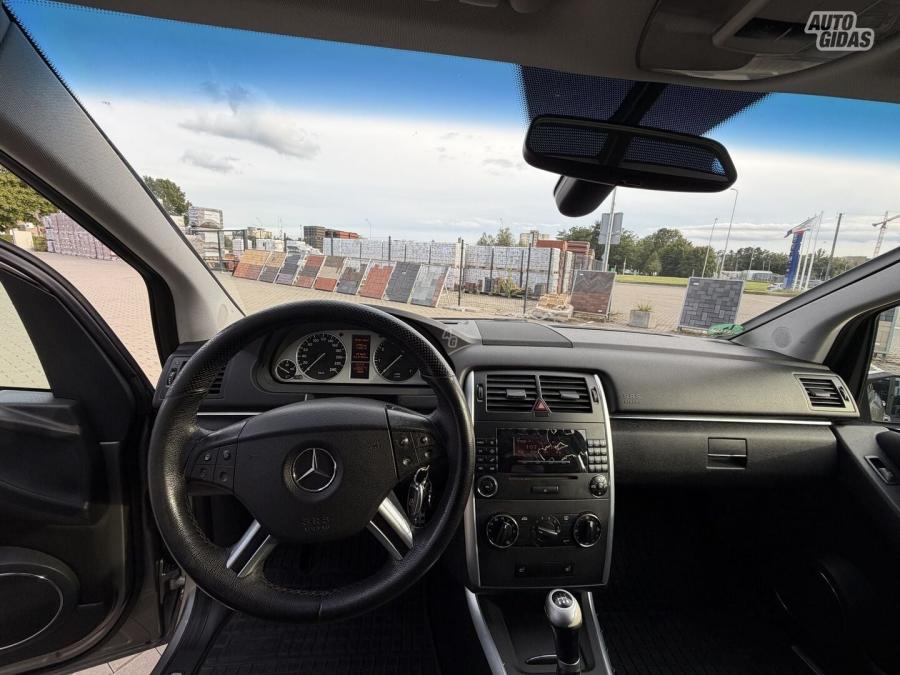 Mercedes-Benz B 200 2005 in Kaunas, with an engine capacity of 2.00 L and mileage of 264 thousand km for 1100 €, photo 12 on AUTOMOTO.COM.LV