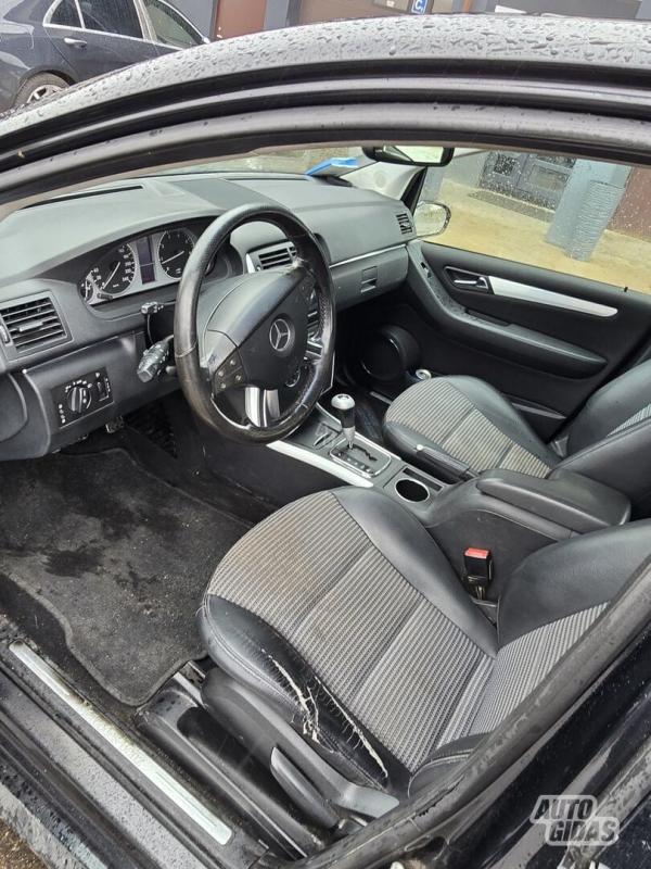 Mercedes-Benz B 200 2006 Viļņa vietnē Mercedes-Benz B 200 2006 Viļņa, ar dzinēja tilpumu 2.00 L un nobraukumu 270 tūkst. km par 850 €, foto 6 vietnē AUTOMOTO.COM.LV