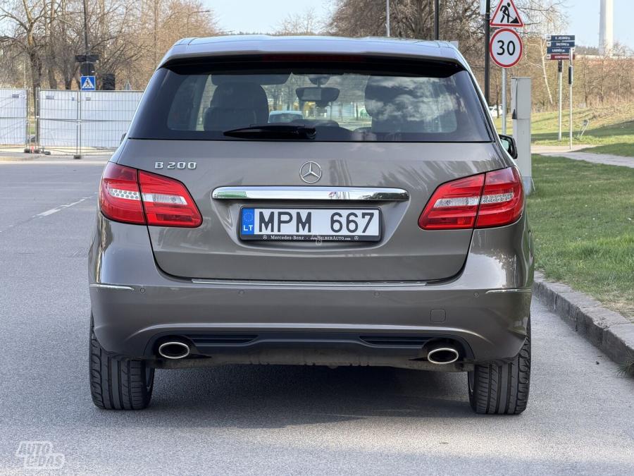 Mercedes-Benz B 200 2013 Viļņa, ar dzinēja tilpumu 1.60 L un nobraukumu 111 tūkst. km par 8500 €, foto 5 vietnē AUTOMOTO.COM.LV