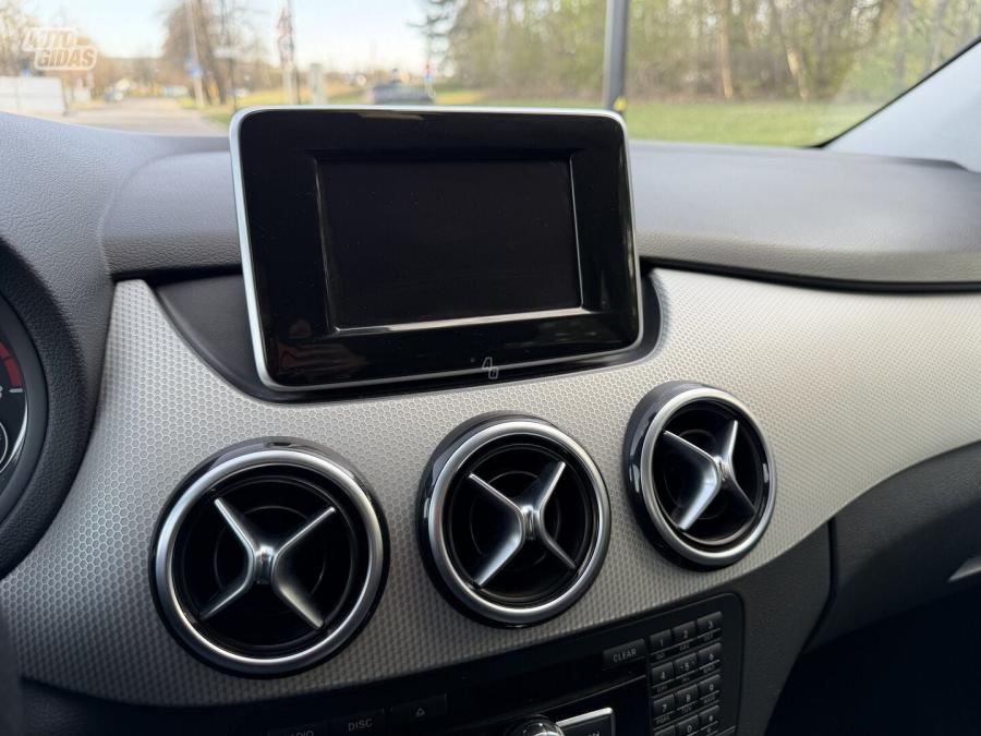 Mercedes-Benz B 200 2013 Viļņa, ar dzinēja tilpumu 1.60 L un nobraukumu 111 tūkst. km par 8500 €, foto 16 vietnē AUTOMOTO.COM.LV