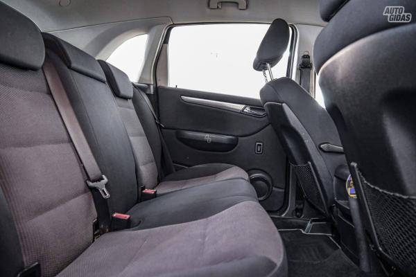 Mercedes-Benz B 200 2007 in Kaunas, with an engine capacity of 2.00 L and mileage of 206 thousand km for 3390 €, photo 10 on AUTOMOTO.COM.LV