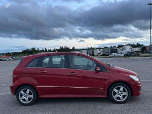 Red Mercedes-Benz B 200 2005 in Vilnius, with an engine capacity of 2.04 L and mileage of 278 thousand km for 2990 €, photo 5 on AUTOMOTO.COM.LV
