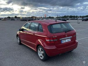Red Mercedes-Benz B 200 2005 in Vilnius, with an engine capacity of 2.04 L and mileage of 278 thousand km for 2990 €, photo 9 on AUTOMOTO.COM.LV