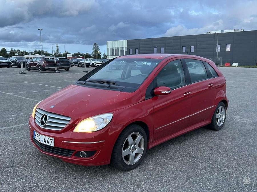 Red Mercedes-Benz B 200 2005 in Vilnius, with an engine capacity of 2.04 L and mileage of 278 thousand km for 2990 €, photo 12 on AUTOMOTO.COM.LV