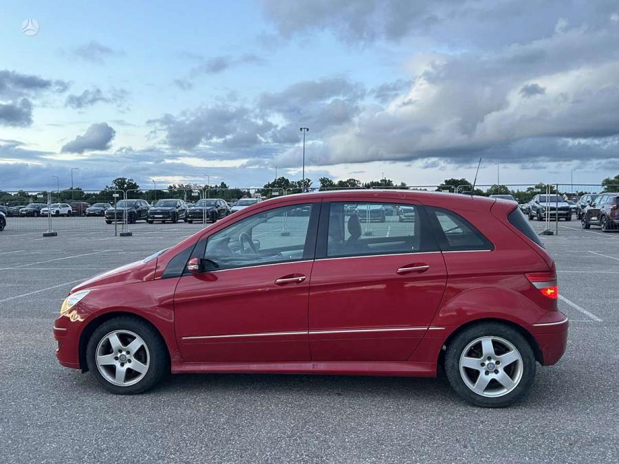 Red Mercedes-Benz B 200 2005 in Vilnius, with an engine capacity of 2.04 L and mileage of 278 thousand km for 2990 €, photo 20 on AUTOMOTO.COM.LV