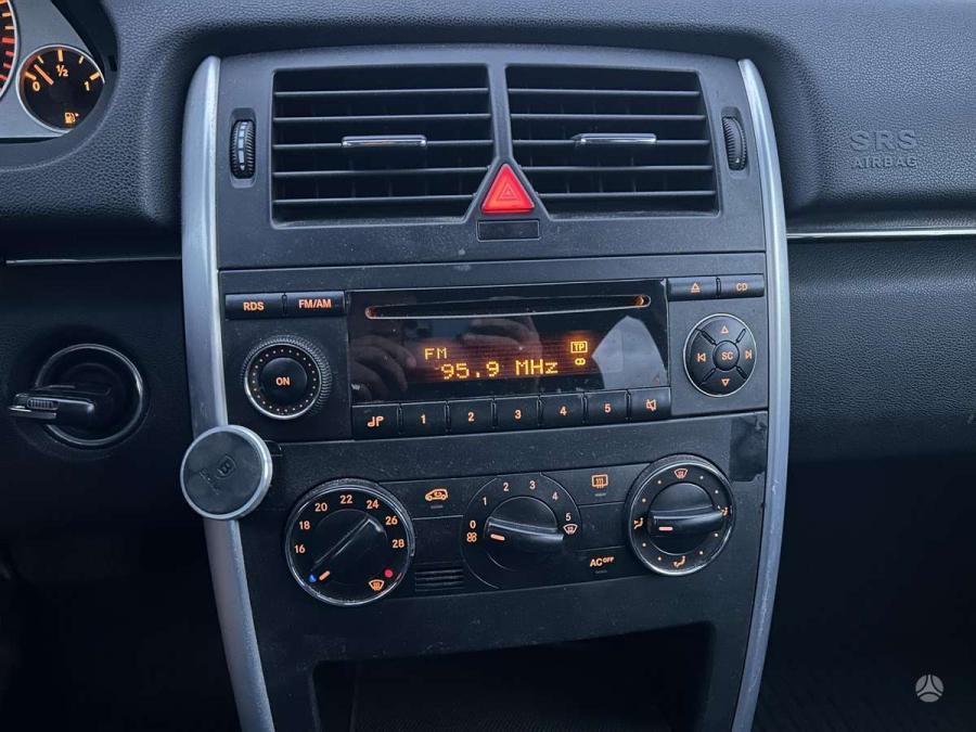 Red Mercedes-Benz B 200 2005 in Vilnius, with an engine capacity of 2.04 L and mileage of 278 thousand km for 2990 €, photo 27 on AUTOMOTO.COM.LV