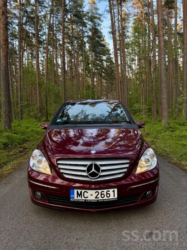 Red Mercedes-Benz B 200 2006 in Riga, with an engine capacity of 2.00 L and mileage of 244 thousand km for 3500 €, photo 1 on AUTOMOTO.COM.LV