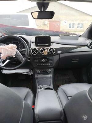 Sarkans Mercedes-Benz B 200 2014 Viļņa, ar dzinēja tilpumu 1.80 L un nobraukumu 247 tūkst. km par 2500 €, foto 8 vietnē AUTOMOTO.COM.LV