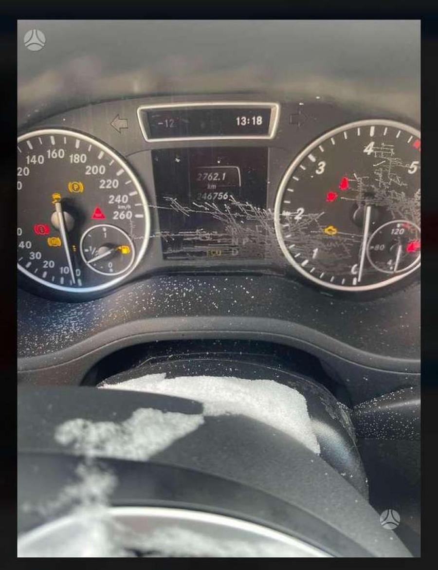 Sarkans Mercedes-Benz B 200 2014 Viļņa, ar dzinēja tilpumu 1.80 L un nobraukumu 247 tūkst. km par 2500 €, foto 9 vietnē AUTOMOTO.COM.LV