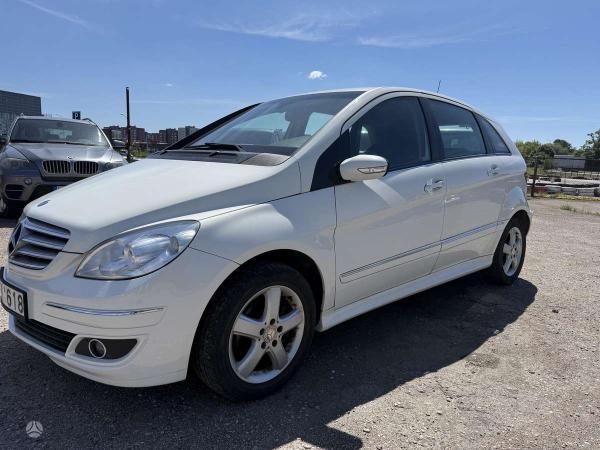 White Mercedes-Benz B 200 2008 in Klaipeda, with an engine capacity of 1.99 L and mileage of 242 thousand km for 2490 €, photo 2 on AUTOMOTO.COM.LV
