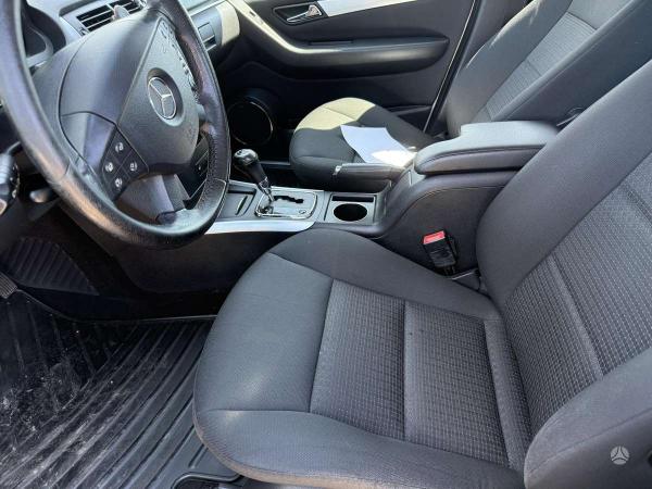 White Mercedes-Benz B 200 2008 in Klaipeda, with an engine capacity of 1.99 L and mileage of 242 thousand km for 2490 €, photo 9 on AUTOMOTO.COM.LV