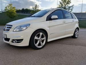 White Mercedes-Benz B 200 2011 in Vilnius, with an engine capacity of 2.00 L and mileage of 261 thousand km for 4100 €, photo  on AUTOMOTO.COM.LV