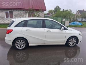 Balts Mercedes-Benz B 200 2013 Rīga, ar dzinēja tilpumu 1.80 L un nobraukumu 242 tūkst. km par 5600 €, foto 3 vietnē AUTOMOTO.COM.LV