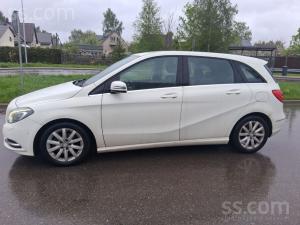 Balts Mercedes-Benz B 200 2013 Rīga, ar dzinēja tilpumu 1.80 L un nobraukumu 242 tūkst. km par 5600 €, foto 4 vietnē AUTOMOTO.COM.LV