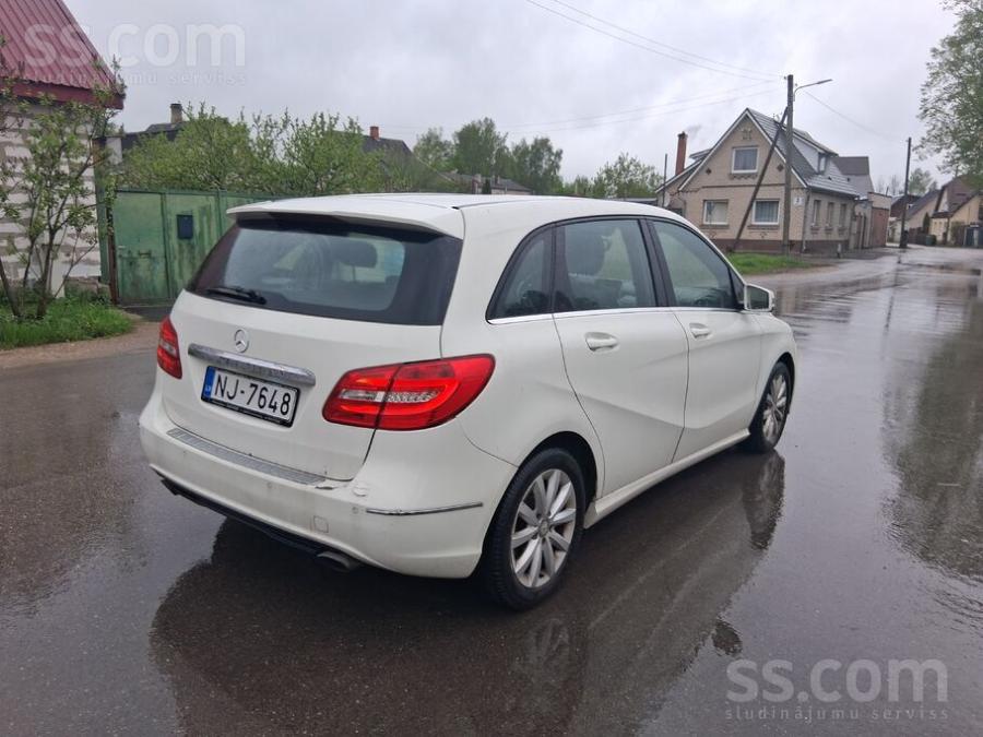 Balts Mercedes-Benz B 200 2013 Rīga, ar dzinēja tilpumu 1.80 L un nobraukumu 242 tūkst. km par 5600 €, foto 6 vietnē AUTOMOTO.COM.LV