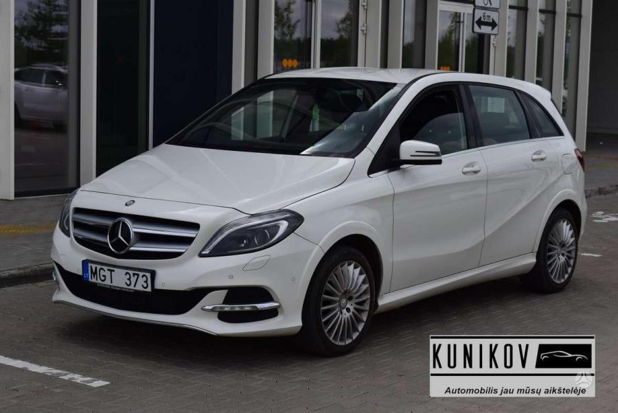 White Mercedes-Benz B 200 2015 in Vilnius, with an engine capacity of 1.99 L and mileage of 299 thousand km for 6150 €, photo 1 on AUTOMOTO.COM.LV
