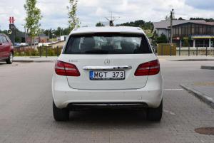 White Mercedes-Benz B 200 2015 in Vilnius, with an engine capacity of 1.99 L and mileage of 299 thousand km for 6150 €, photo 7 on AUTOMOTO.COM.LV