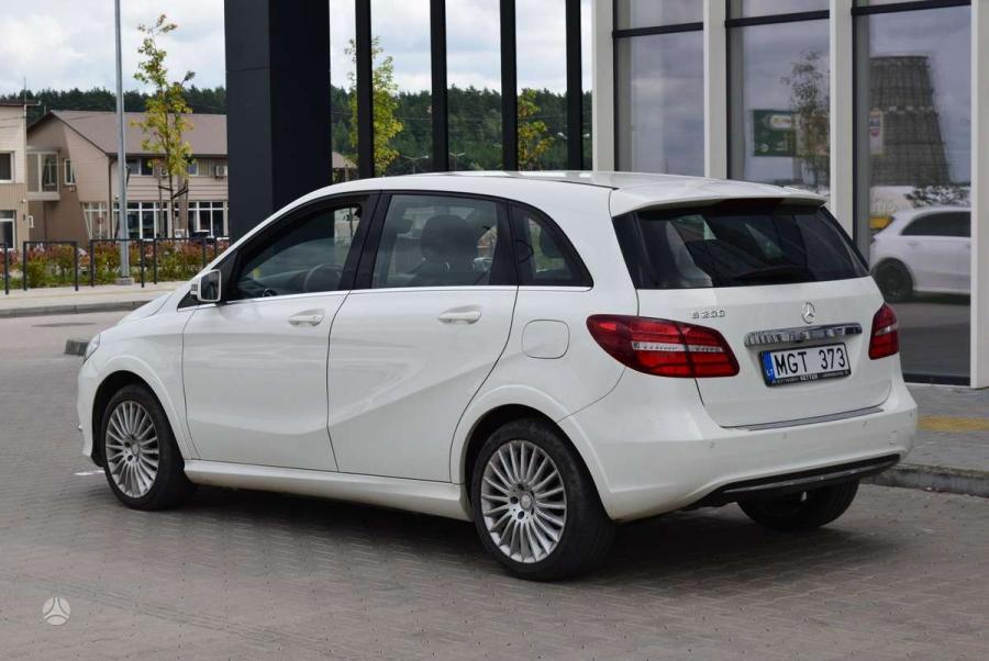 White Mercedes-Benz B 200 2015 in Vilnius, with an engine capacity of 1.99 L and mileage of 299 thousand km for 6150 €, photo 8 on AUTOMOTO.COM.LV