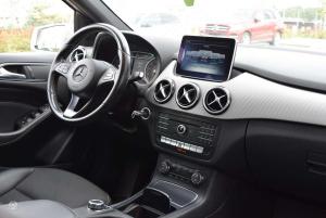 White Mercedes-Benz B 200 2015 in Vilnius, with an engine capacity of 1.99 L and mileage of 299 thousand km for 6150 €, photo 12 on AUTOMOTO.COM.LV