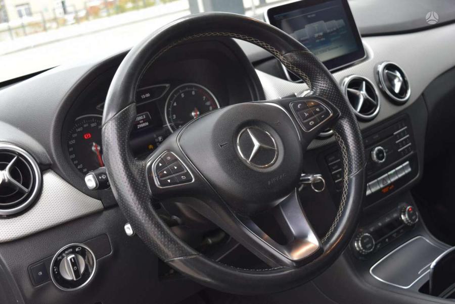 White Mercedes-Benz B 200 2015 in Vilnius, with an engine capacity of 1.99 L and mileage of 299 thousand km for 6150 €, photo 13 on AUTOMOTO.COM.LV