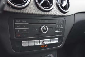 White Mercedes-Benz B 200 2015 in Vilnius, with an engine capacity of 1.99 L and mileage of 299 thousand km for 6150 €, photo 17 on AUTOMOTO.COM.LV