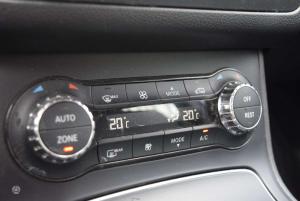 White Mercedes-Benz B 200 2015 in Vilnius, with an engine capacity of 1.99 L and mileage of 299 thousand km for 6150 €, photo 19 on AUTOMOTO.COM.LV