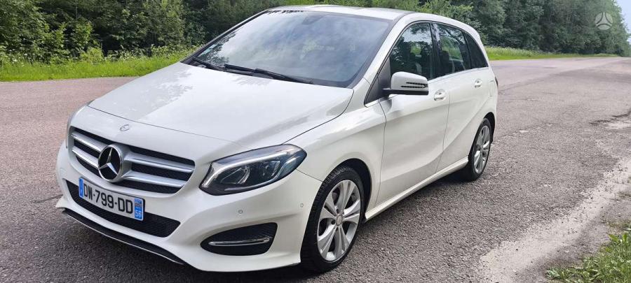 White Mercedes-Benz B 200 2015 in Kaunas, with an engine capacity of 2.14 L and mileage of 215 thousand km for 7300 €, photo 4 on AUTOMOTO.COM.LV