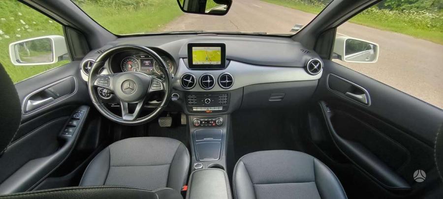 White Mercedes-Benz B 200 2015 in Kaunas, with an engine capacity of 2.14 L and mileage of 215 thousand km for 7300 €, photo 6 on AUTOMOTO.COM.LV