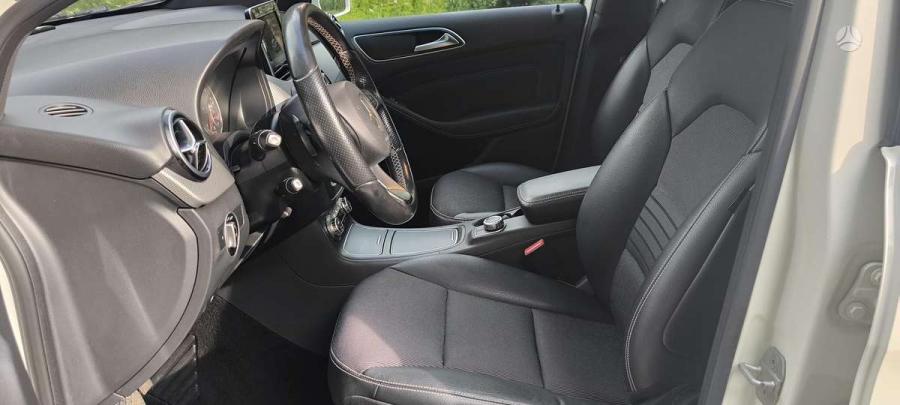White Mercedes-Benz B 200 2015 in Kaunas, with an engine capacity of 2.14 L and mileage of 215 thousand km for 7300 €, photo 8 on AUTOMOTO.COM.LV
