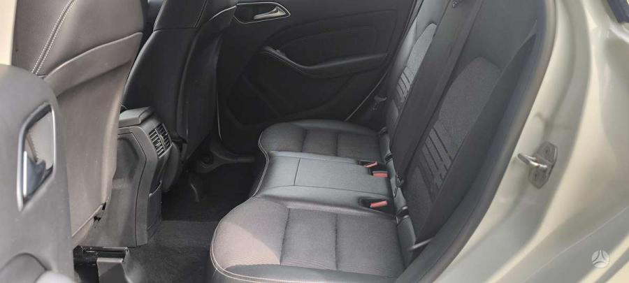 White Mercedes-Benz B 200 2015 in Kaunas, with an engine capacity of 2.14 L and mileage of 215 thousand km for 7300 €, photo 9 on AUTOMOTO.COM.LV