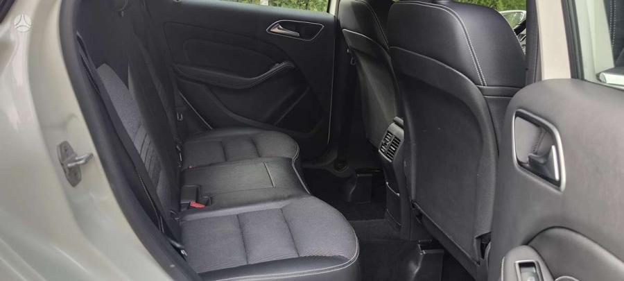 White Mercedes-Benz B 200 2015 in Kaunas, with an engine capacity of 2.14 L and mileage of 215 thousand km for 7300 €, photo 11 on AUTOMOTO.COM.LV