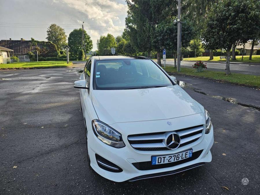 White Mercedes-Benz B 200 2015 in Taurage, with an engine capacity of 2.20 L and mileage of 327 thousand km for 6000 €, photo 8 on AUTOMOTO.COM.LV
