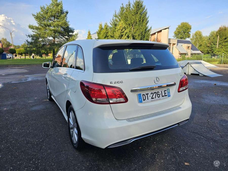 White Mercedes-Benz B 200 2015 in Taurage, with an engine capacity of 2.20 L and mileage of 327 thousand km for 6000 €, photo 11 on AUTOMOTO.COM.LV