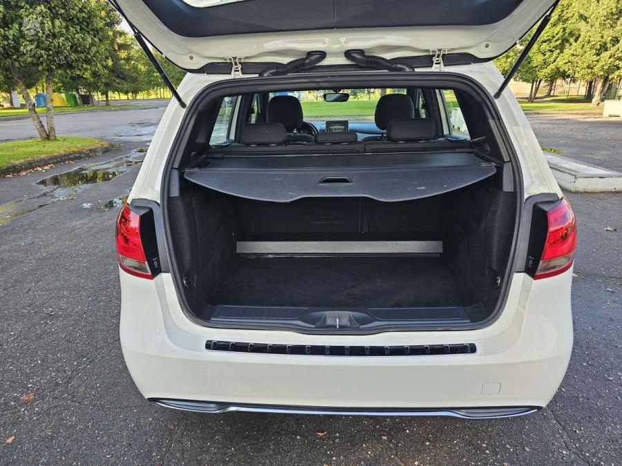 White Mercedes-Benz B 200 2015 in Taurage, with an engine capacity of 2.20 L and mileage of 327 thousand km for 6000 €, photo 15 on AUTOMOTO.COM.LV