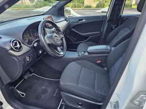 White Mercedes-Benz B 200 2015 in Taurage, with an engine capacity of 2.20 L and mileage of 327 thousand km for 6000 €, photo 17 on AUTOMOTO.COM.LV
