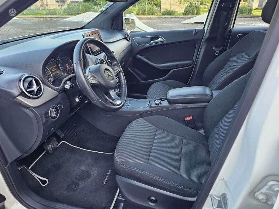 White Mercedes-Benz B 200 2015 in Taurage, with an engine capacity of 2.20 L and mileage of 327 thousand km for 6000 €, photo 17 on AUTOMOTO.COM.LV