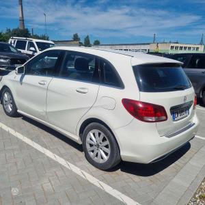 White Mercedes-Benz B 200 2018 in Taurage, with an engine capacity of 2.20 L and mileage of 490 thousand km for 4900 €, photo 5 on AUTOMOTO.COM.LV