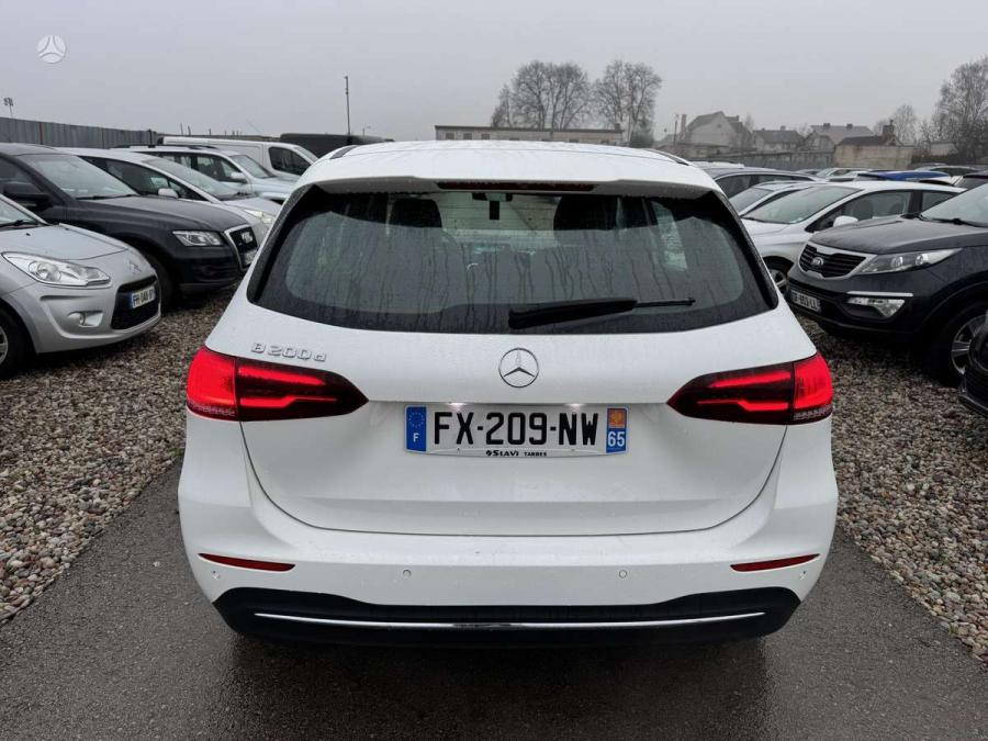White Mercedes-Benz B 200 2021 in Taurage, with an engine capacity of 2.00 L and mileage of 245 thousand km for 14900 €, photo 5 on AUTOMOTO.COM.LV